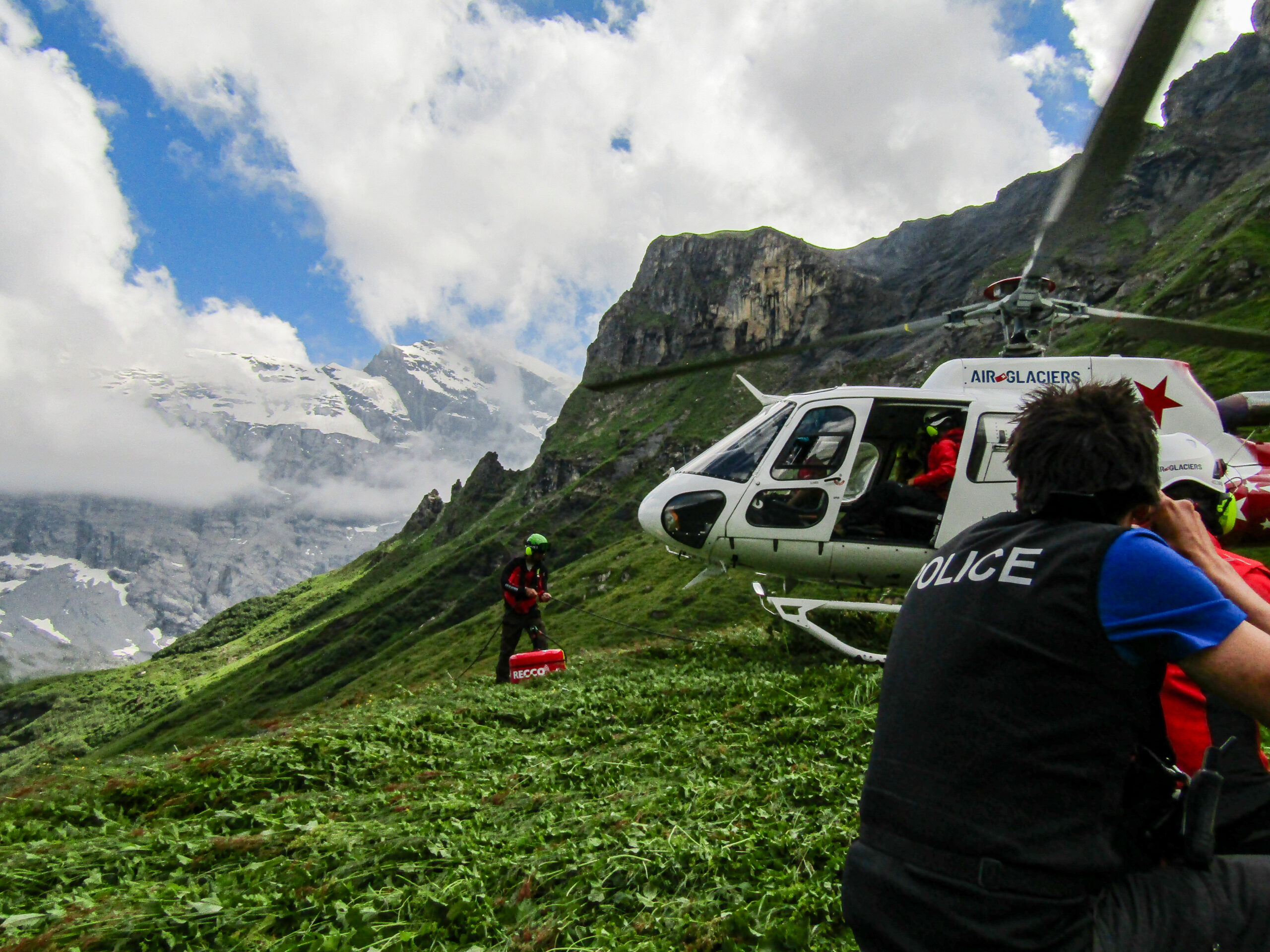 Switzerland fully covered by the RECCO SAR Helicopter Detector System ...